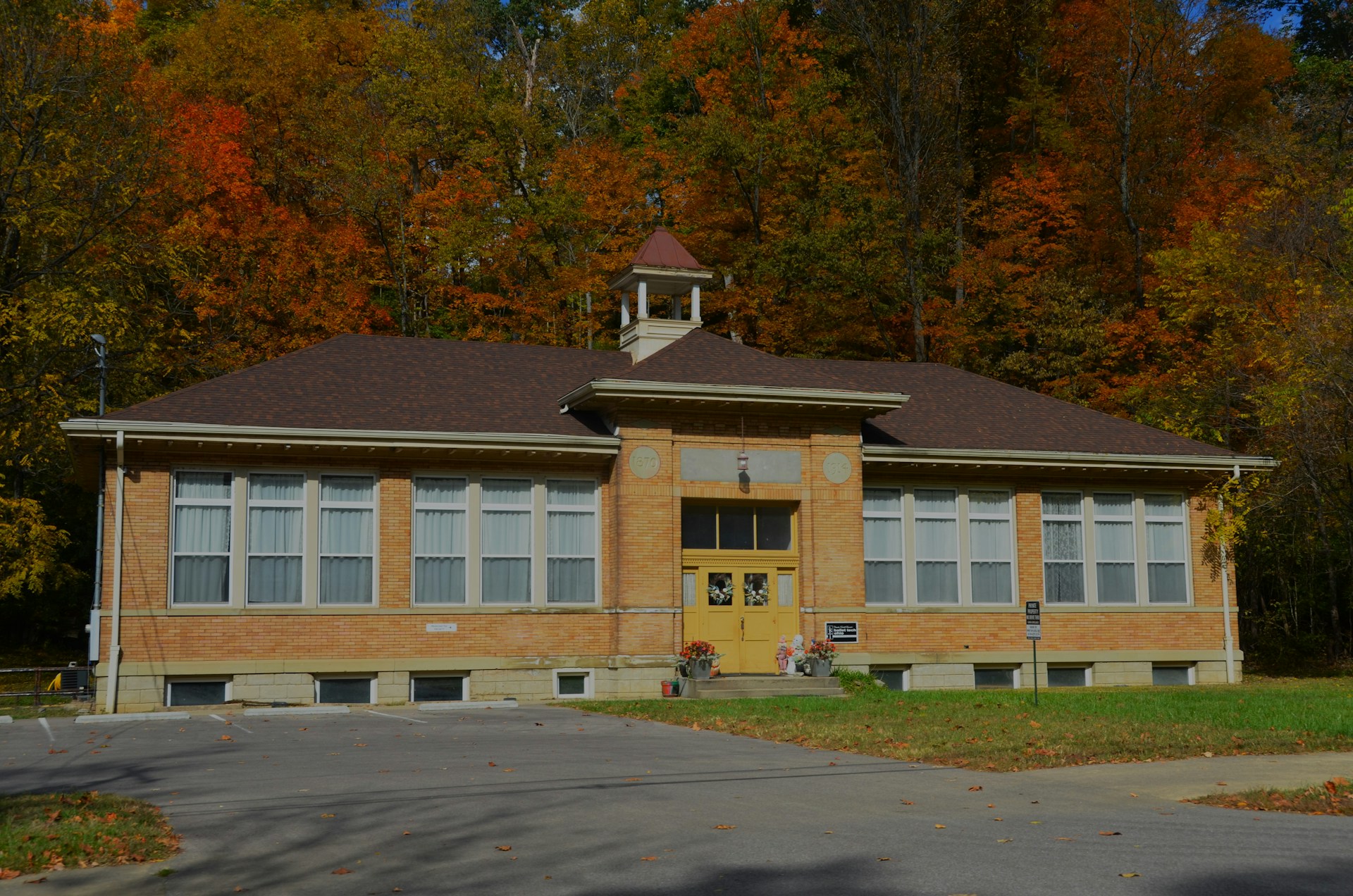 What To Do When You Find Bats in the School - Critter Control - Expert ...
